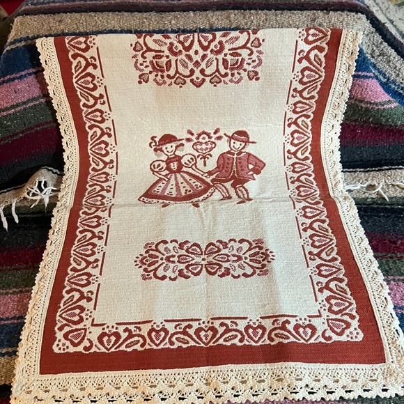 German Table Runner | Kitchen | German Rustic Red And Cream Table ...